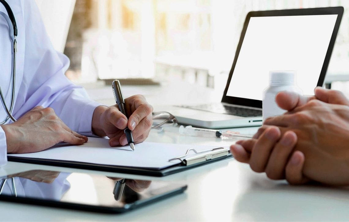 What is a reverse headhunter and how does reverse headhunting work?